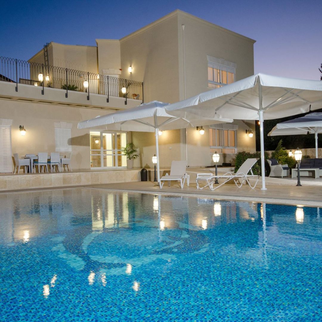 The mansion - Villar Rosh Pina estate Suites for families